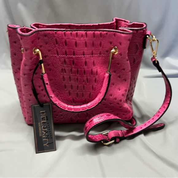 deluxity | Bags | New Deluxity Los Angeles Lightweight Crossbody Bag ...